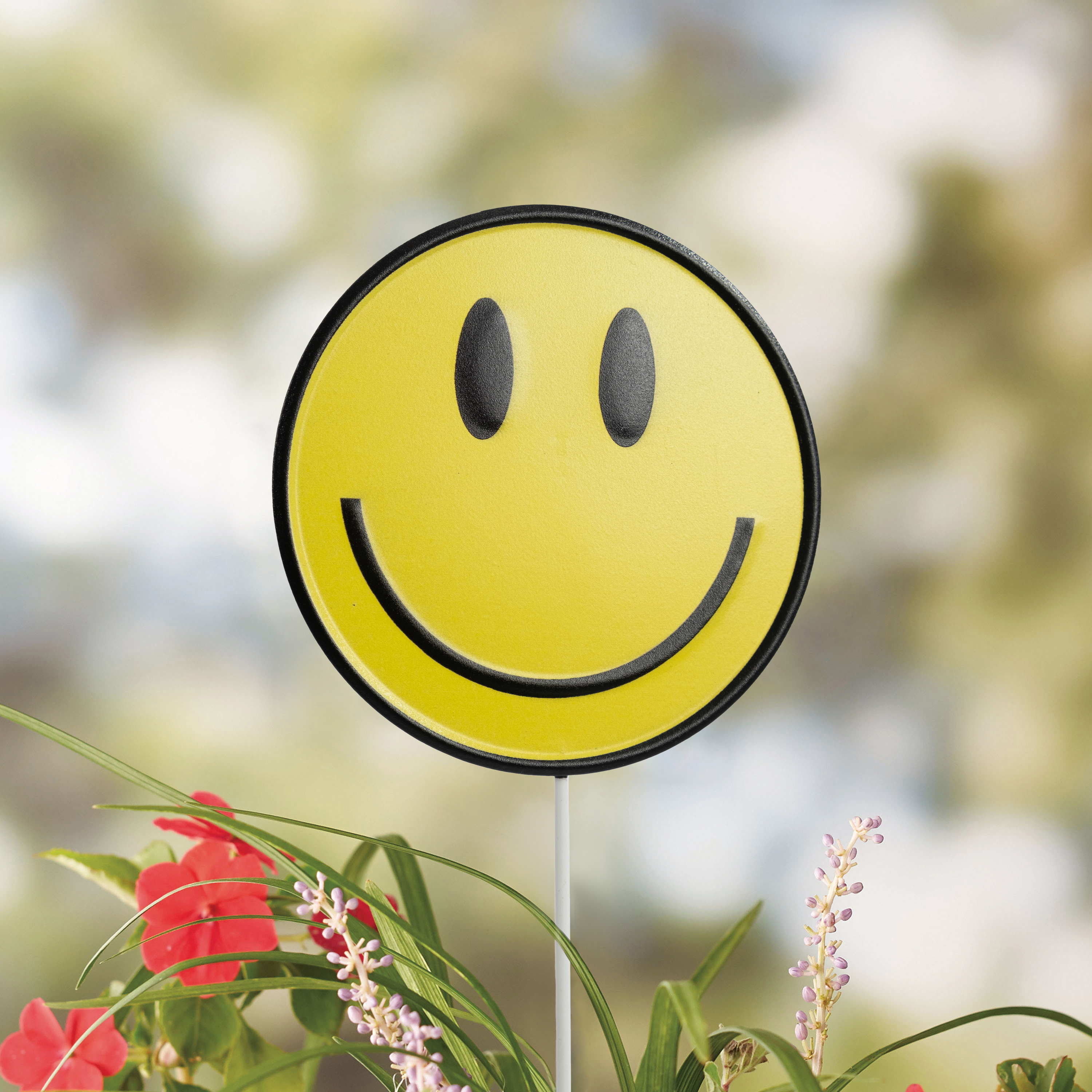 Mainstays Weather-Resistant Metal Smiley Face Garden Stake - Walmart.com