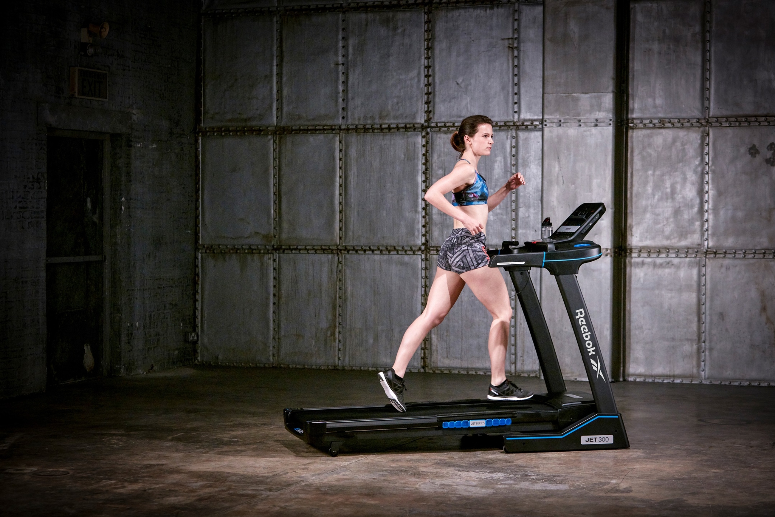 Reebok Jet 300 Series Treadmill with Incline, Foldable, Bluetooth ...