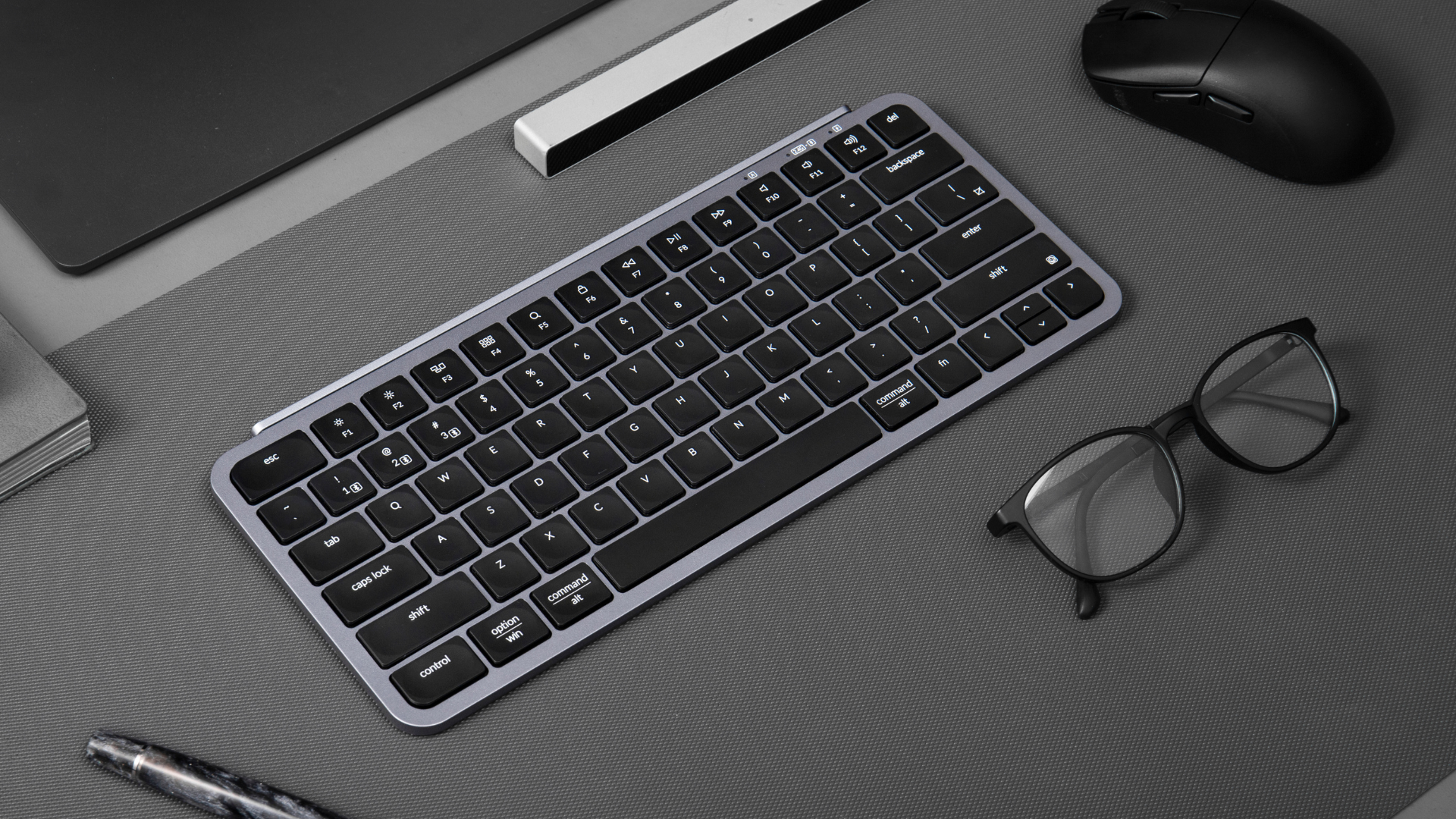 Keychron B1 Pro Ultra-Slim Wireless Bluetooth 2.4 GHz/Wired Keyboard ...