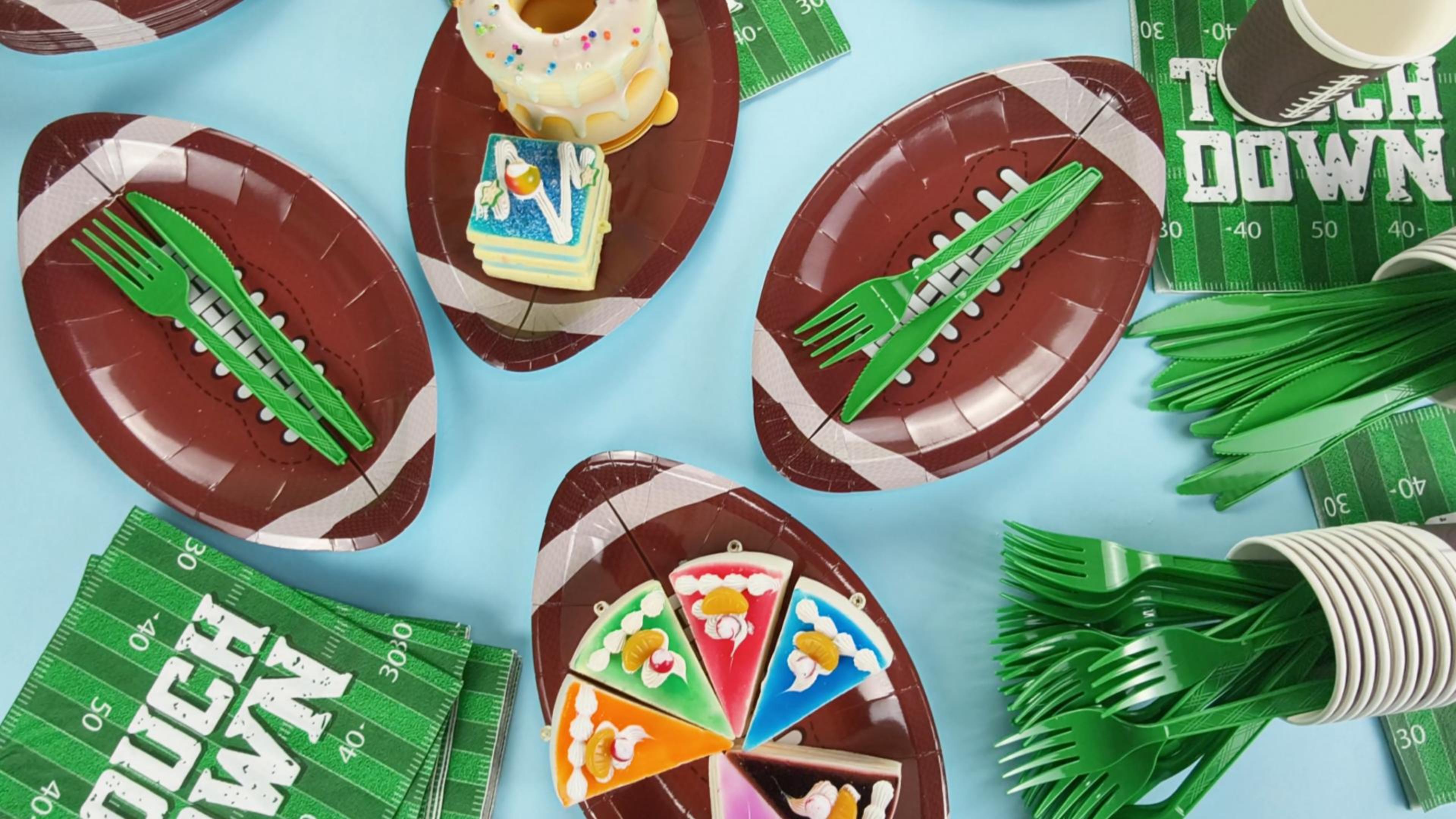 125Pcs Football Paper Plates and Napkins Tableware Set, Football Party ...